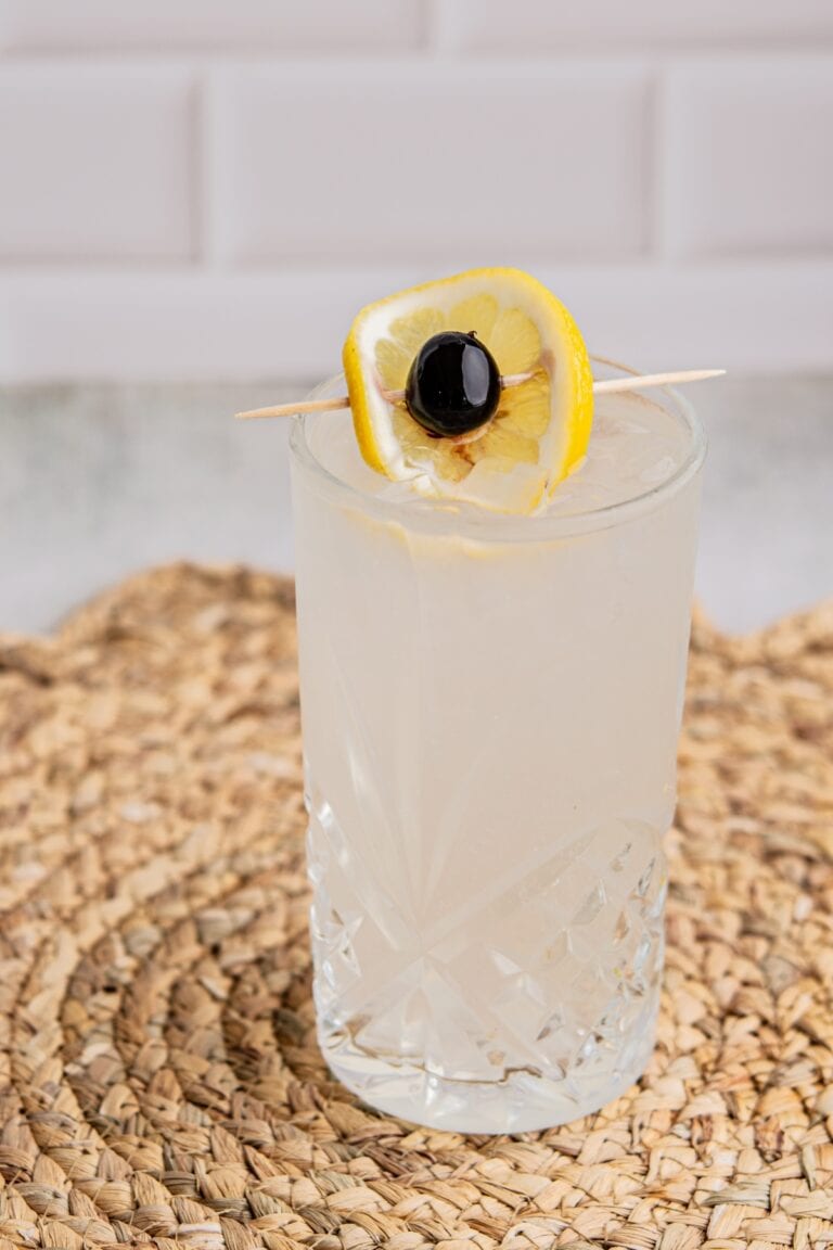 Tom Collins Cocktail Recipe - Mint and Twist